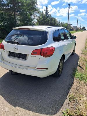 Opel Astra 2015 in Marijampole, with an engine capacity of 1.60 L and mileage of 273 thousand km for 2800 €, photo 5 on AUTOMOTO.COM.LV