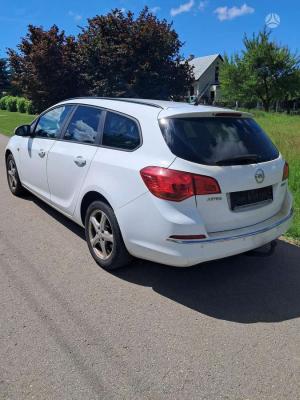 Opel Astra 2015 in Marijampole, with an engine capacity of 1.60 L and mileage of 273 thousand km for 2800 €, photo 6 on AUTOMOTO.COM.LV