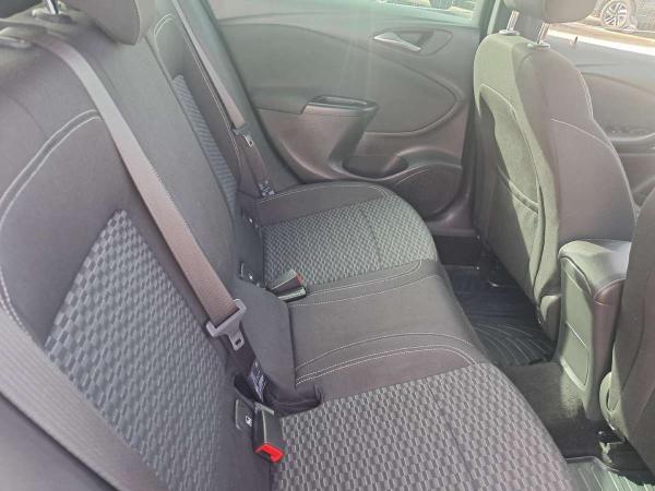 Opel Astra 2015 in Marijampole, with an engine capacity of 1.60 L and mileage of 273 thousand km for 2800 €, photo 8 on AUTOMOTO.COM.LV