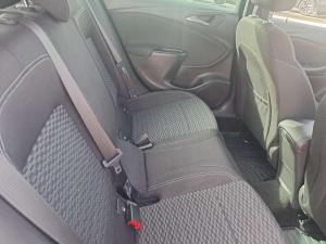 Opel Astra 2015 in Marijampole, with an engine capacity of 1.60 L and mileage of 273 thousand km for 2800 €, photo 9 on AUTOMOTO.COM.LV