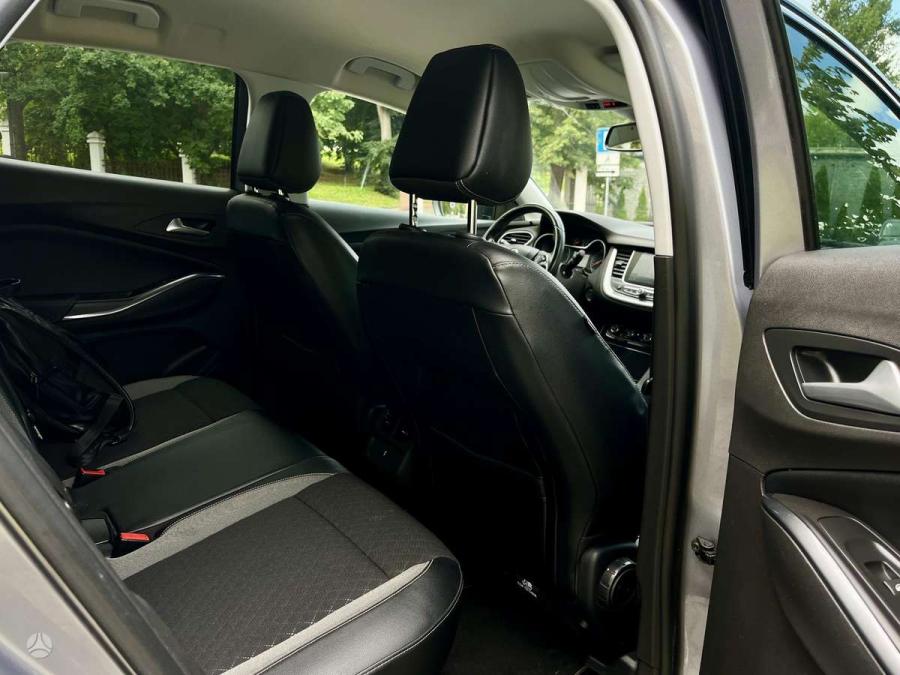 Opel Astra 2016 in Kaunas, with an engine capacity of 0.00 L and mileage of 108 thousand km for 4800 €, photo 3 on AUTOMOTO.COM.LV