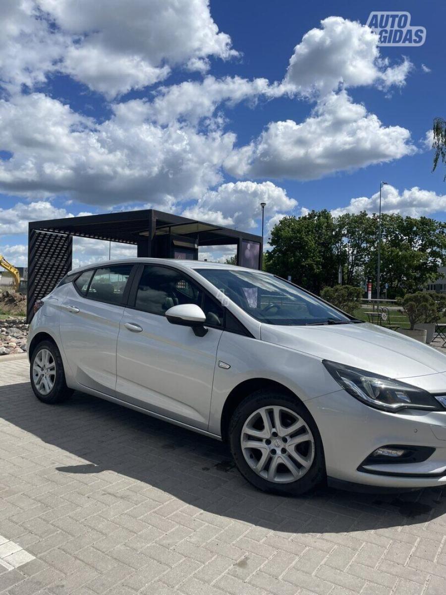 Opel Astra 2017 in Taurage, with an engine capacity of 1.60 L and mileage of 237 thousand km for 4500 €, photo 3 on AUTOMOTO.COM.LV