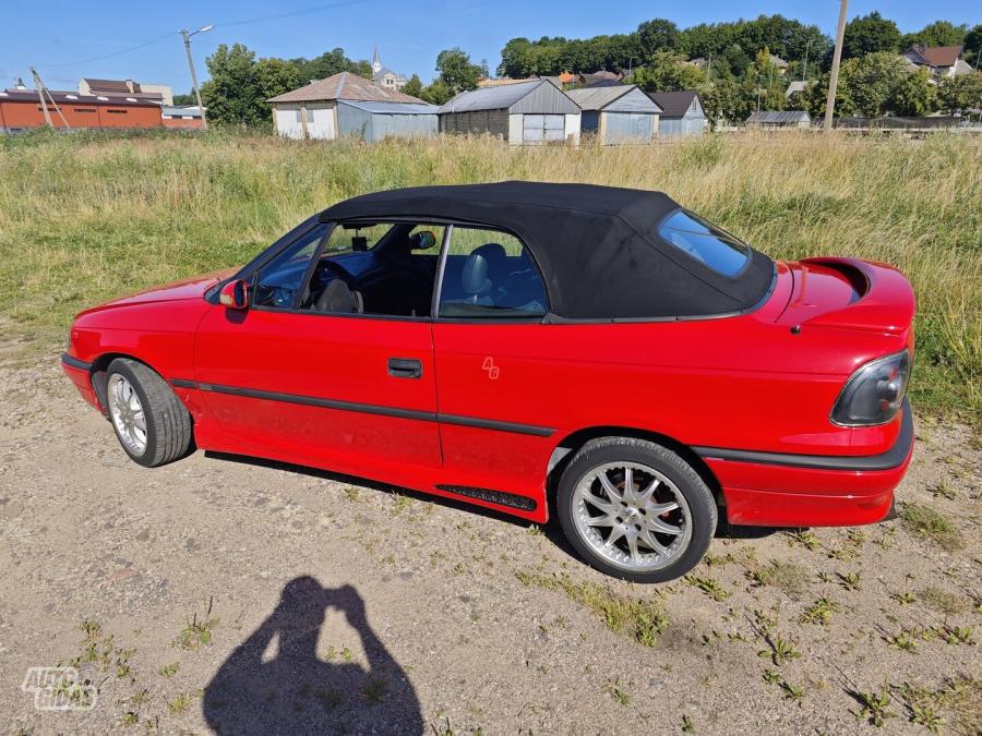 Красный Опель Астра 1996 в Тельшяй, объемом двигателя 1.80 л и пробегом 145 тыс. км за 3000 €, фото 9 на AUTOMOTO.COM.LV