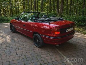 Sarkans Opel Astra 1996 Rīga, ar dzinēja tilpumu 1.60 L un nobraukumu 245 tūkst. km par 1200 €, foto 7 vietnē AUTOMOTO.COM.LV