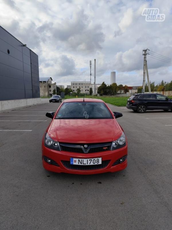 Опель Астра 2007 в Тельшяй на AUTOMOTO.COM.LV Красный Опель Астра 2007 в Тельшяй, объемом двигателя 1.90 л и пробегом 252 тыс. км за 3600 €, фото 3 на AUTOMOTO.COM.LV