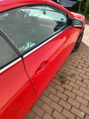 Red Opel Astra 2008 in Vilnius, with an engine capacity of 1.91 L and mileage of 259 thousand km for 1100 €, photo 3 on AUTOMOTO.COM.LV