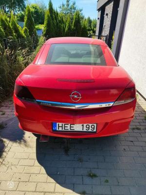 Red Opel Astra 2008 in Vilnius, with an engine capacity of 1.91 L and mileage of 259 thousand km for 1100 €, photo 5 on AUTOMOTO.COM.LV