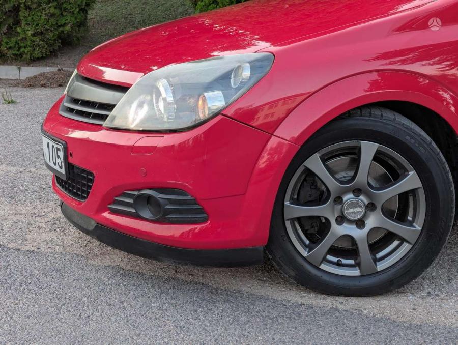 Red Opel Astra 2008 in Prienai, with an engine capacity of 1.90 L and mileage of 250 thousand km for 2150 €, photo 5 on AUTOMOTO.COM.LV