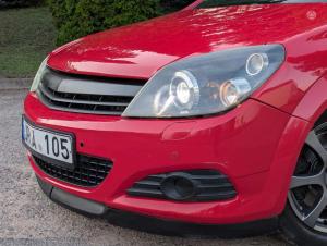 Red Opel Astra 2008 in Prienai, with an engine capacity of 1.90 L and mileage of 250 thousand km for 2150 €, photo 6 on AUTOMOTO.COM.LV