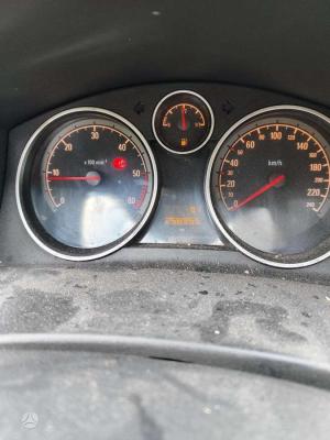 Sarkans Opel Astra 2008 Viļņa, ar dzinēja tilpumu 1.90 L un nobraukumu 259 tūkst. km par 600 €, foto 11 vietnē AUTOMOTO.COM.LV
