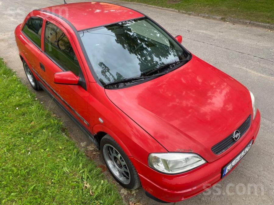 Red Opel Astra 2000 in Cesis, with an engine capacity of 1.60 L and mileage of 341 thousand km for 1350 €, photo 7 on AUTOMOTO.COM.LV