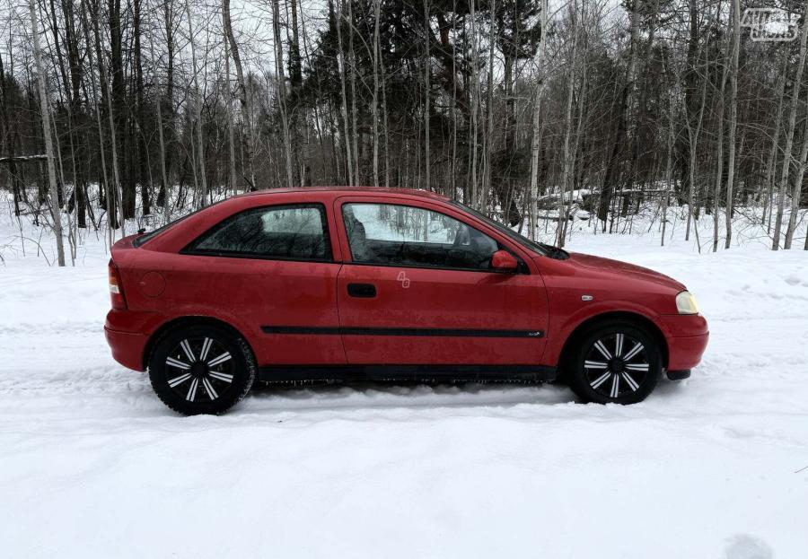 Sarkans Opel Astra 2003 Vievis, ar dzinēja tilpumu 2.00 L un nobraukumu 299 tūkst. km par 800 €, foto 4 vietnē AUTOMOTO.COM.LV