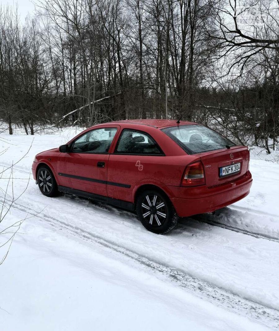 Sarkans Opel Astra 2003 Vievis, ar dzinēja tilpumu 2.00 L un nobraukumu 299 tūkst. km par 800 €, foto 6 vietnē AUTOMOTO.COM.LV