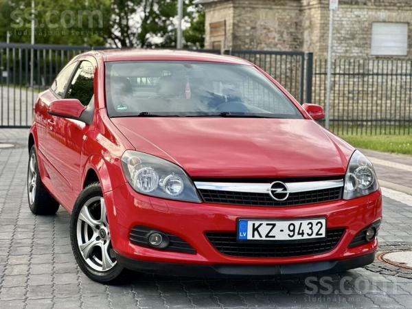 Red Opel Astra 2008 in Jelgava, with an engine capacity of 1.90 L and mileage of 246 thousand km for 540 €, photo 1 on AUTOMOTO.COM.LV