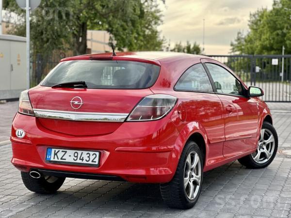Red Opel Astra 2008 in Jelgava, with an engine capacity of 1.90 L and mileage of 246 thousand km for 540 €, photo 10 on AUTOMOTO.COM.LV