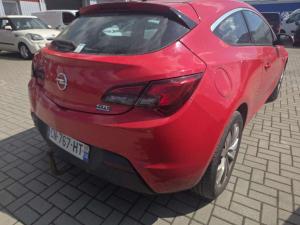 Sarkans Opel Astra 2012 Tauragė, ar dzinēja tilpumu 1.70 L un nobraukumu 238 tūkst. km par 2400 €, foto 4 vietnē AUTOMOTO.COM.LV