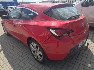 Sarkans Opel Astra 2012 Tauragė, ar dzinēja tilpumu 1.70 L un nobraukumu 238 tūkst. km par 2400 €, foto 5 vietnē AUTOMOTO.COM.LV