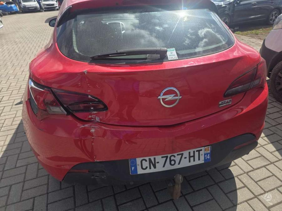 Sarkans Opel Astra 2012 Tauragė, ar dzinēja tilpumu 1.70 L un nobraukumu 238 tūkst. km par 2400 €, foto 6 vietnē AUTOMOTO.COM.LV