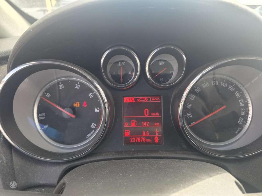 Sarkans Opel Astra 2012 Tauragė, ar dzinēja tilpumu 1.70 L un nobraukumu 238 tūkst. km par 2400 €, foto 9 vietnē AUTOMOTO.COM.LV