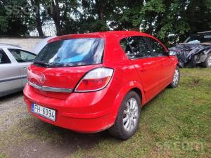 Red Opel Astra 2004 in Riga, with an engine capacity of 1.60 L and mileage of 274 thousand km for 1550 €, photo  on AUTOMOTO.COM.LV