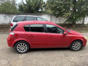 Sarkans Opel Astra 2004 Joniškis, ar dzinēja tilpumu 1.70 L un nobraukumu 292 tūkst. km par 520 €, foto 3 vietnē AUTOMOTO.COM.LV