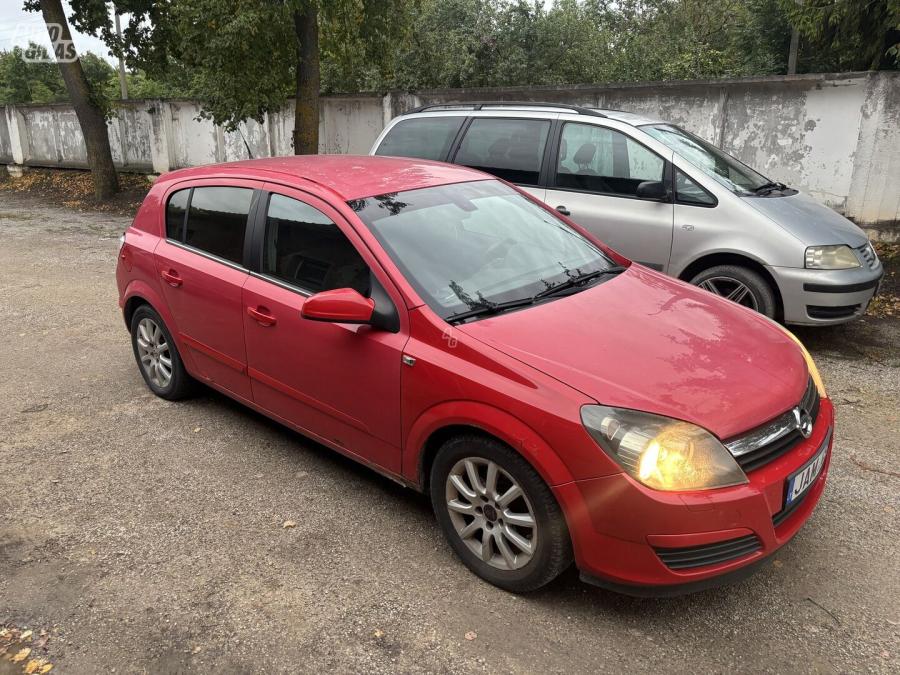Sarkans Opel Astra 2004 Joniškis, ar dzinēja tilpumu 1.70 L un nobraukumu 292 tūkst. km par 520 €, foto 4 vietnē AUTOMOTO.COM.LV