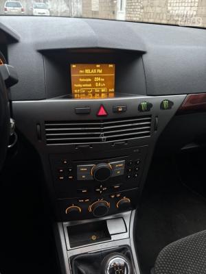 Sarkans Opel Astra 2004 Joniškis, ar dzinēja tilpumu 1.70 L un nobraukumu 292 tūkst. km par 520 €, foto 11 vietnē AUTOMOTO.COM.LV