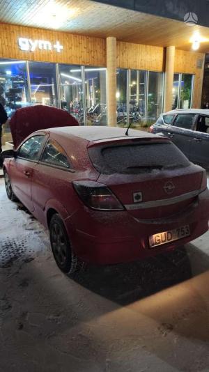 Sarkans Opel Astra 2005 Šauļi, ar dzinēja tilpumu 1.40 L un nobraukumu 255 tūkst. km par 450 €, foto 4 vietnē AUTOMOTO.COM.LV