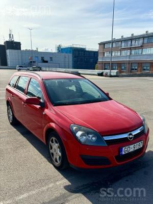 Sarkans Opel Astra 2006 Rīga, ar dzinēja tilpumu 1.60 L un nobraukumu 210 tūkst. km par 1400 €, foto  vietnē AUTOMOTO.COM.LV