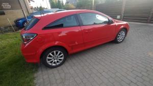 Red Opel Astra 2006 in Vilnius, with an engine capacity of 1.90 L and mileage of 348 thousand km for 1500 €, photo 4 on AUTOMOTO.COM.LV
