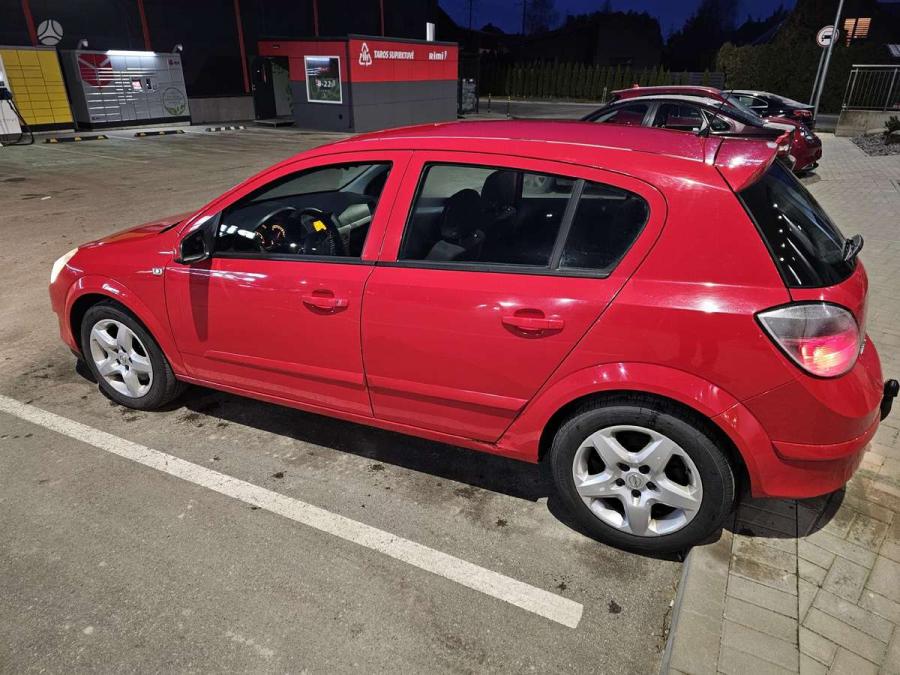 Sarkans Opel Astra 2007 Viļņa, ar dzinēja tilpumu 1.91 L un nobraukumu 356 tūkst. km par 2300 €, foto 2 vietnē AUTOMOTO.COM.LV