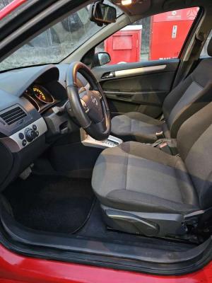 Sarkans Opel Astra 2007 Viļņa, ar dzinēja tilpumu 1.91 L un nobraukumu 356 tūkst. km par 2300 €, foto 8 vietnē AUTOMOTO.COM.LV