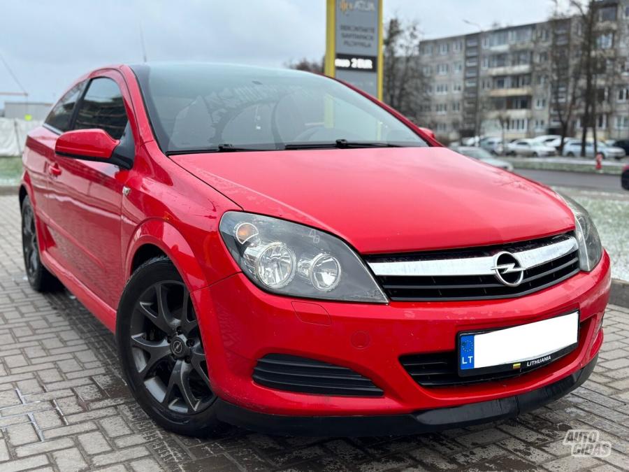 Red Opel Astra 2007 in Kaunas, with an engine capacity of 1.70 L and mileage of 160 thousand km for 1500 €, photo 1 on AUTOMOTO.COM.LV