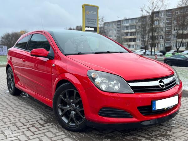 Red Opel Astra 2007 in Kaunas, with an engine capacity of 1.70 L and mileage of 160 thousand km for 1500 €, photo 5 on AUTOMOTO.COM.LV