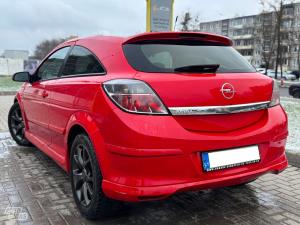 Red Opel Astra 2007 in Kaunas, with an engine capacity of 1.70 L and mileage of 160 thousand km for 1500 €, photo 8 on AUTOMOTO.COM.LV