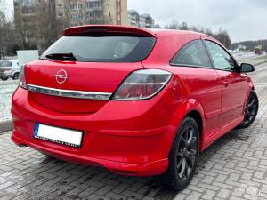 Red Opel Astra 2007 in Kaunas, with an engine capacity of 1.70 L and mileage of 160 thousand km for 1500 €, photo 10 on AUTOMOTO.COM.LV