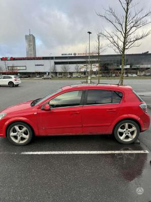 Red Opel Astra 2008 in Klaipeda, with an engine capacity of 1.80 L and mileage of 175 thousand km for 2300 €, photo 3 on AUTOMOTO.COM.LV