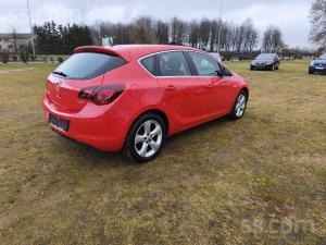 Sarkans Opel Astra 2010 Kuldīga, ar dzinēja tilpumu 1.40 L un nobraukumu 160 tūkst. km par 4850 €, foto 3 vietnē AUTOMOTO.COM.LV