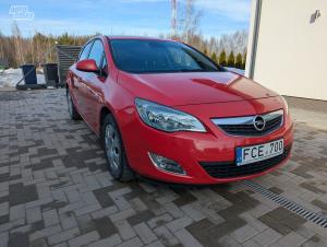 Red Opel Astra 2010 in Vilnius, with an engine capacity of 1.60 L and mileage of 100 thousand km for 4600 €, photo  on AUTOMOTO.COM.LV
