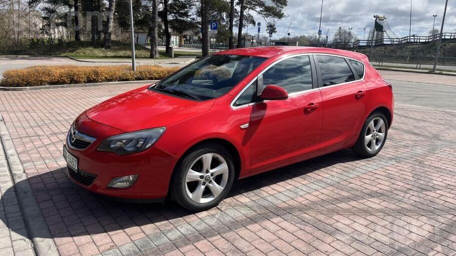 Sarkans Opel Astra 2010 Ventspils, ar dzinēja tilpumu 1.70 L un nobraukumu 231 tūkst. km par 3300 €, foto 4 vietnē AUTOMOTO.COM.LV