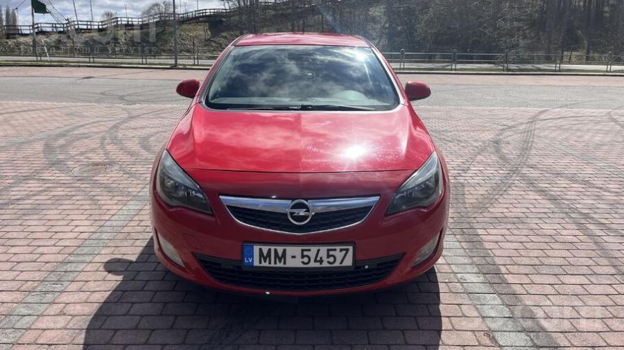 Sarkans Opel Astra 2010 Ventspils, ar dzinēja tilpumu 1.70 L un nobraukumu 231 tūkst. km par 3300 €, foto 5 vietnē AUTOMOTO.COM.LV