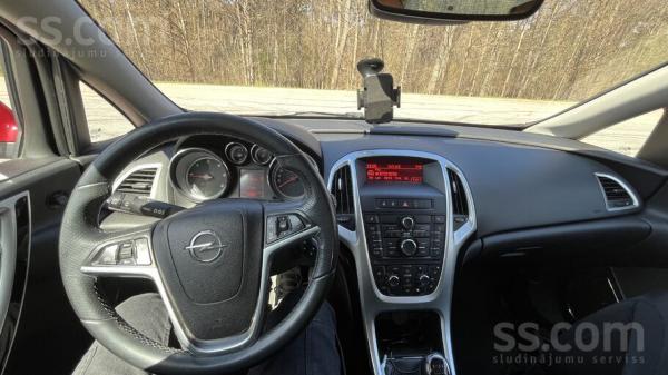 Sarkans Opel Astra 2010 Ventspils, ar dzinēja tilpumu 1.70 L un nobraukumu 231 tūkst. km par 3300 €, foto 10 vietnē AUTOMOTO.COM.LV