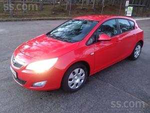Red Opel Astra 2010 in Cesis, with an engine capacity of 1.60 L and mileage of 202 thousand km for 4000 €, photo  on AUTOMOTO.COM.LV