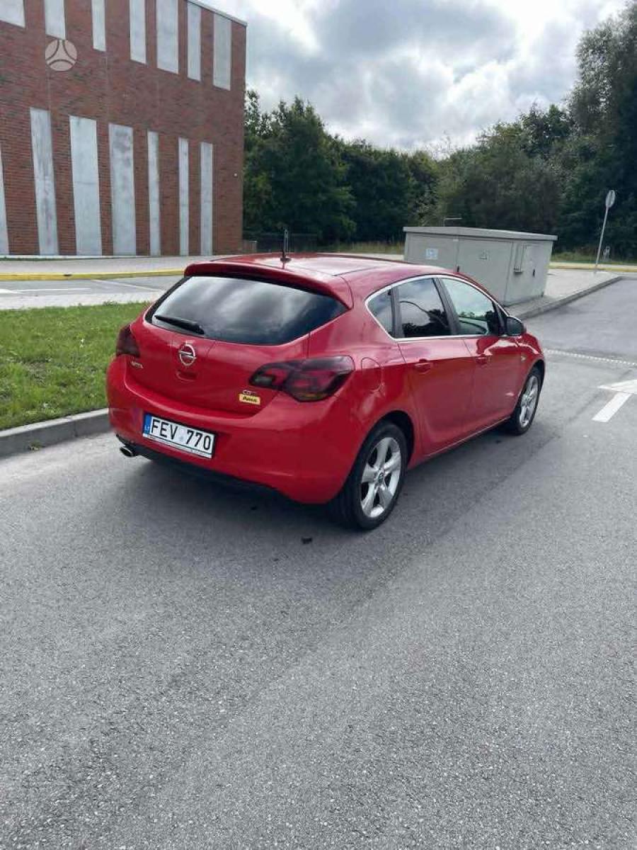 Sarkans Opel Astra 2010 Klaipėda, ar dzinēja tilpumu 1.96 L un nobraukumu 201 tūkst. km par 5000 €, foto 5 vietnē AUTOMOTO.COM.LV