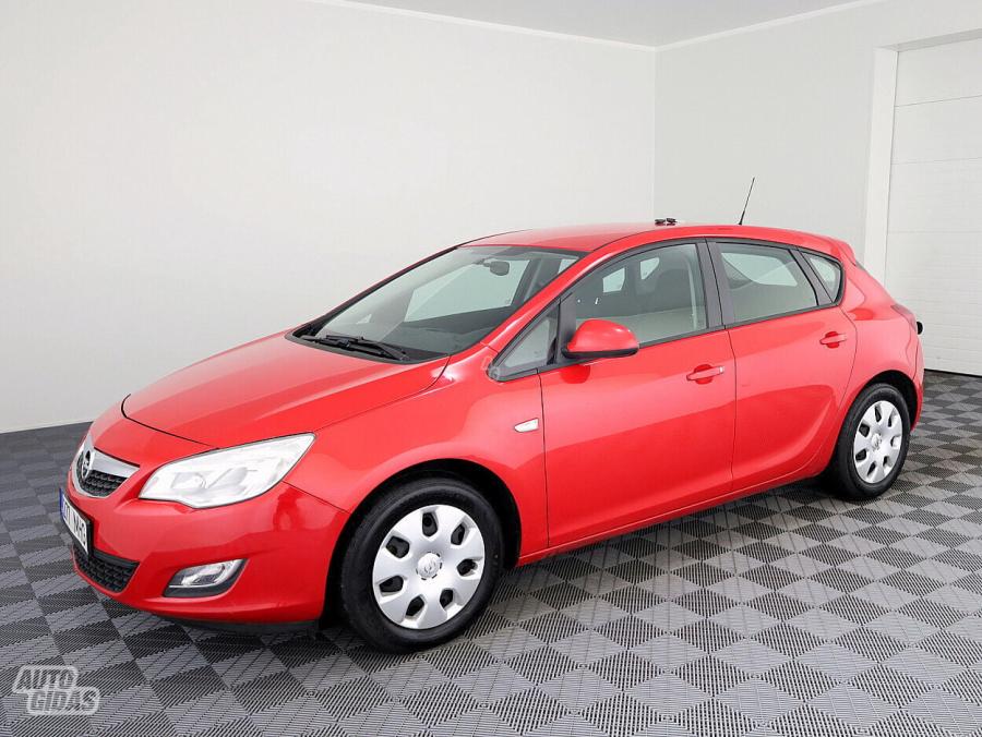 Red Opel Astra 2011 in Tallinn, with an engine capacity of 1.70 L and mileage of 418 thousand km for 1599 €, photo 2 on AUTOMOTO.COM.LV