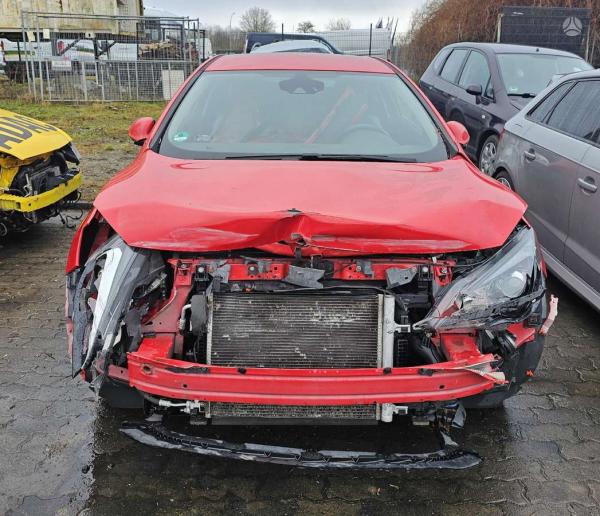 Red Opel Astra 2011 in Kelme, with an engine capacity of 1.60 L and mileage of 150 thousand km for 1600 €, photo 2 on AUTOMOTO.COM.LV