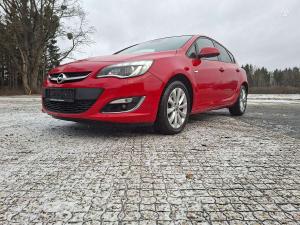 Red Opel Astra 2013 in Kaunas, with an engine capacity of 1.69 L and mileage of 249 thousand km for 4200 €, photo 2 on AUTOMOTO.COM.LV