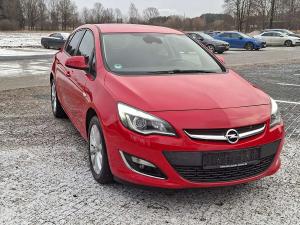 Red Opel Astra 2013 in Kaunas, with an engine capacity of 1.69 L and mileage of 249 thousand km for 4200 €, photo 5 on AUTOMOTO.COM.LV