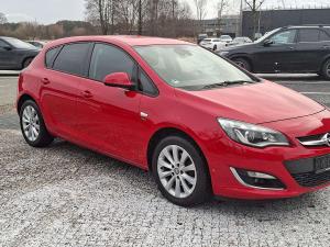 Red Opel Astra 2013 in Kaunas, with an engine capacity of 1.69 L and mileage of 249 thousand km for 4200 €, photo 6 on AUTOMOTO.COM.LV