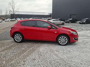 Red Opel Astra 2013 in Kaunas, with an engine capacity of 1.69 L and mileage of 249 thousand km for 4200 €, photo 7 on AUTOMOTO.COM.LV